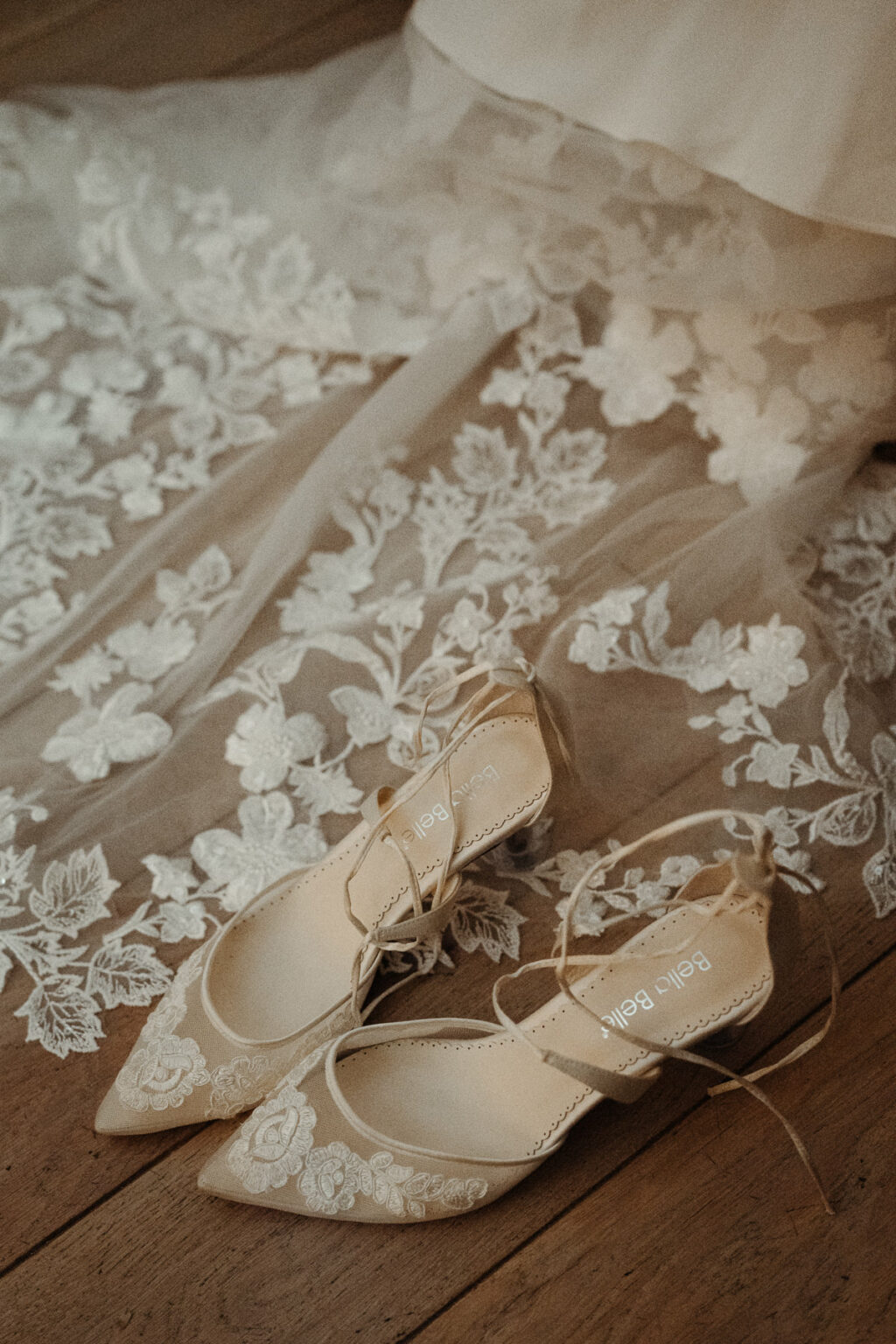 Summer Red Maple Vineyard Wedding with Sasha & Roie