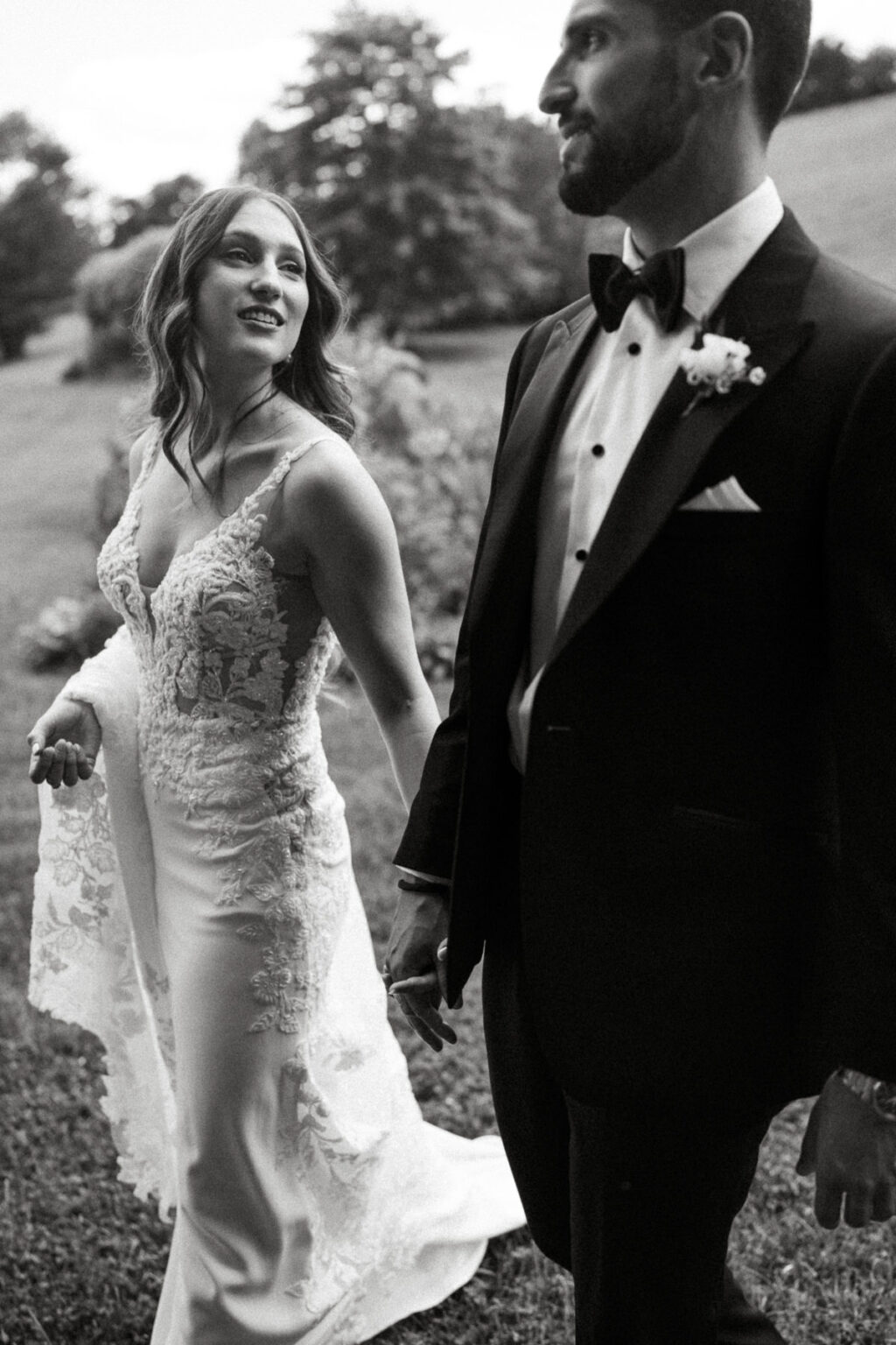 Summer Red Maple Vineyard Wedding with Sasha & Roie